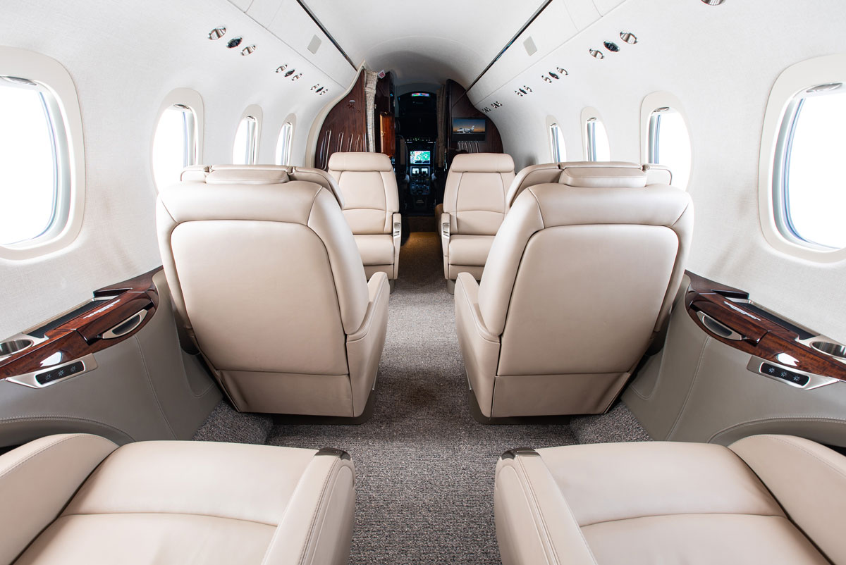 N776CJ Challenger 300 | Virtual Hangar