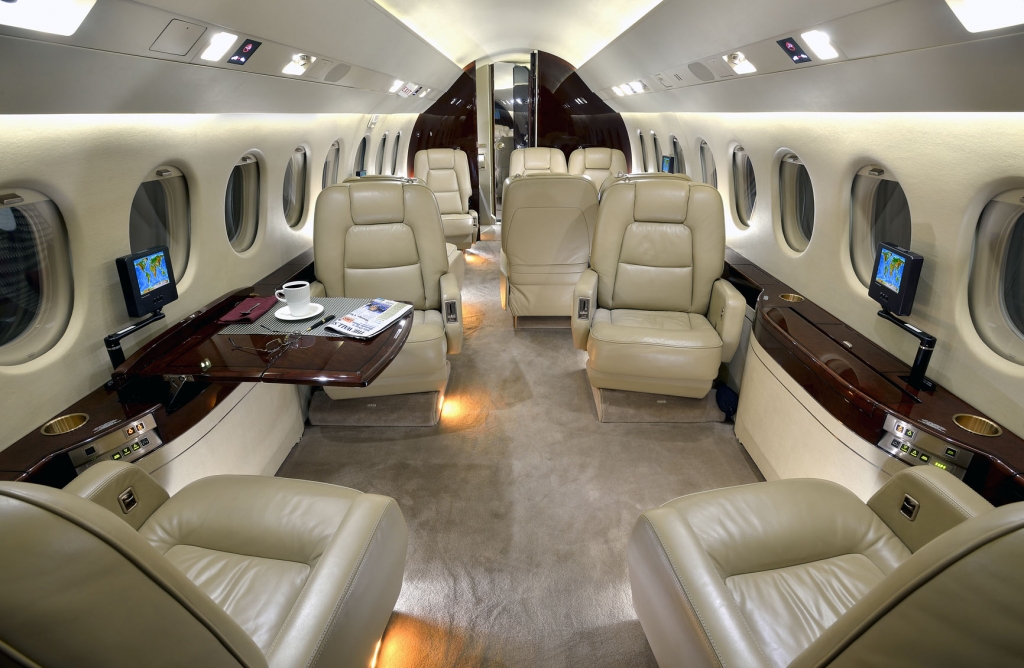 N420CC Falcon 2000 | Virtual Hangar