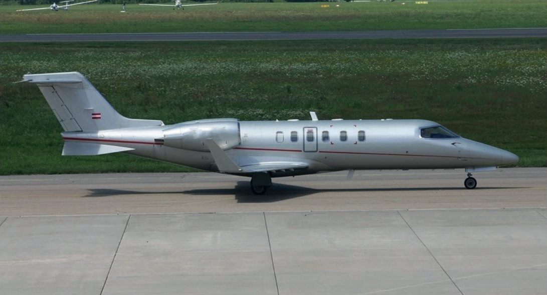 OE-GHF Lear 40XR | Virtual Hangar